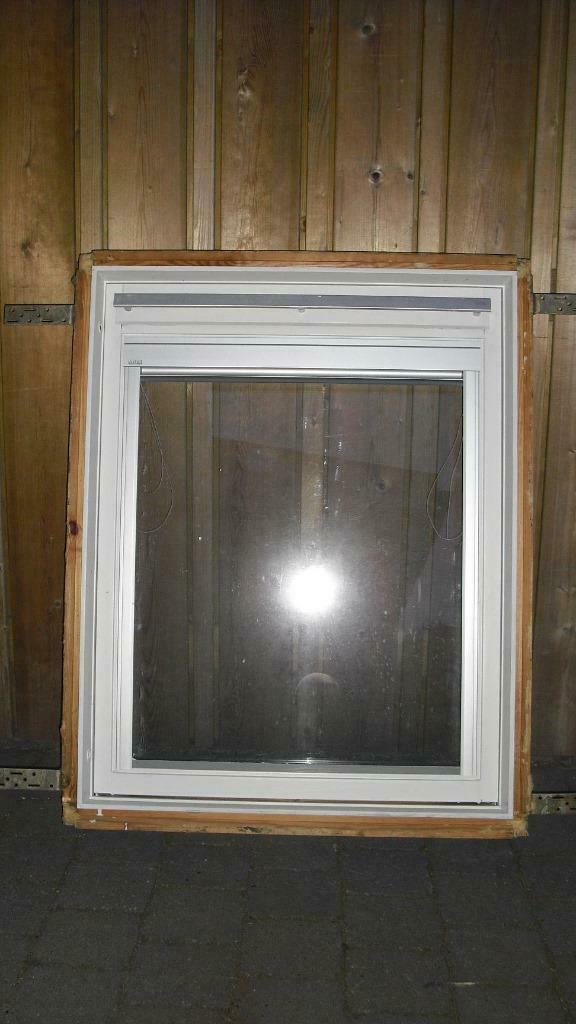 ≥ Velux dakraam 78 x 98 cm (GGL 1 / 304/ M04) met gootstuk — Glas en ...