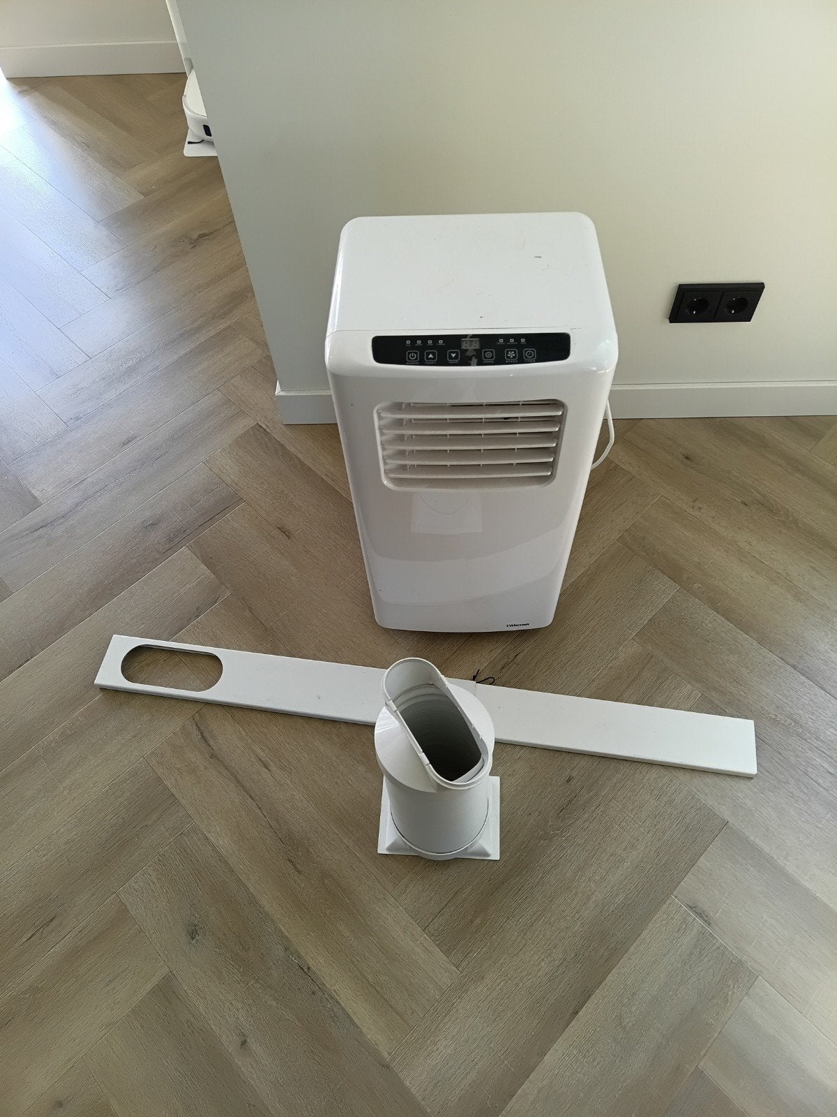 ≥ Mobiele airco - Houd het hoofd koel deze zomer! (m2413817144) — Airco ...