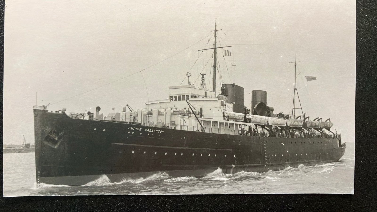 ≥ Hoek van Holland EMPIRE PARKESTON zwarte romp (m2406814657 ...
