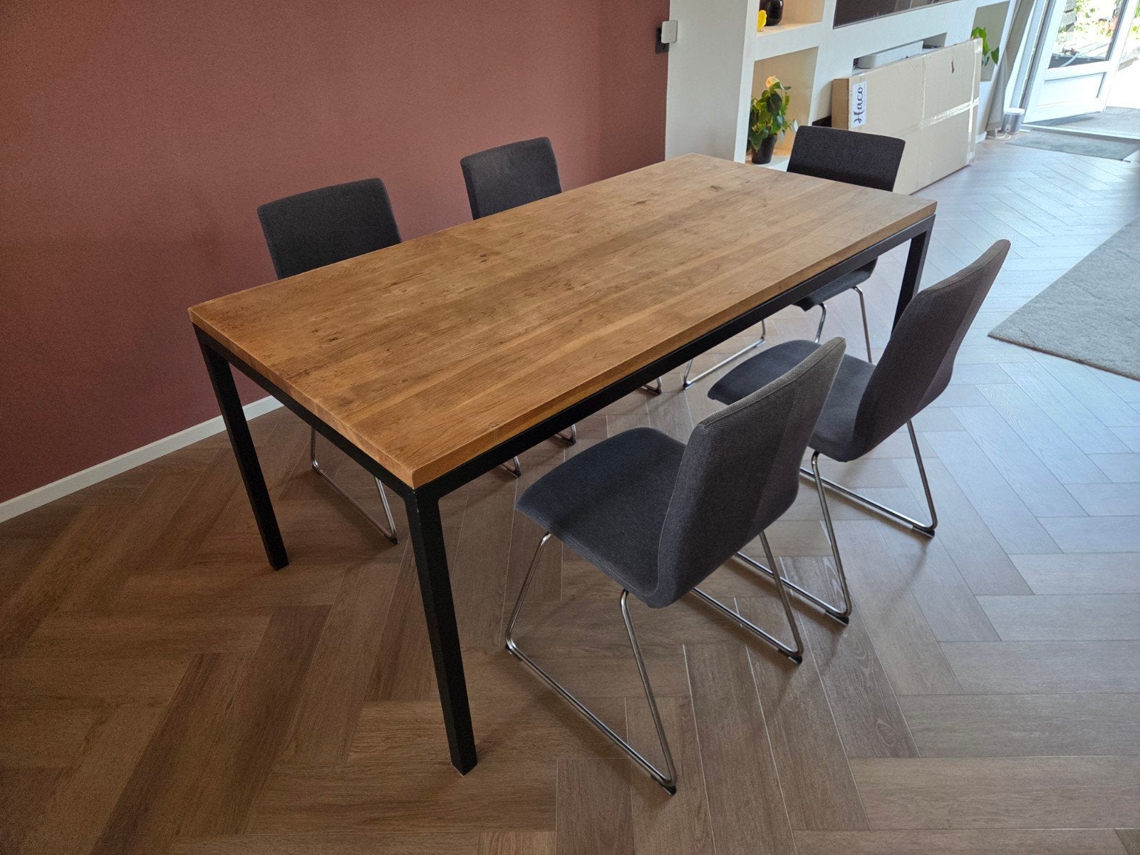 ≥ Eetkamertafel eikenhout met 5 antraciet stoelen — Tafels | Eettafels ...