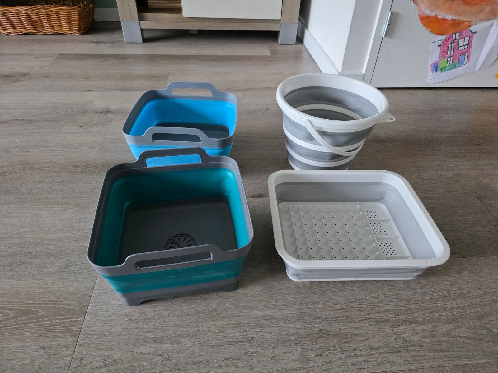 ≥ Handige opvouwbare wasteilen, emmer en droogrek — Caravan accessoires ...