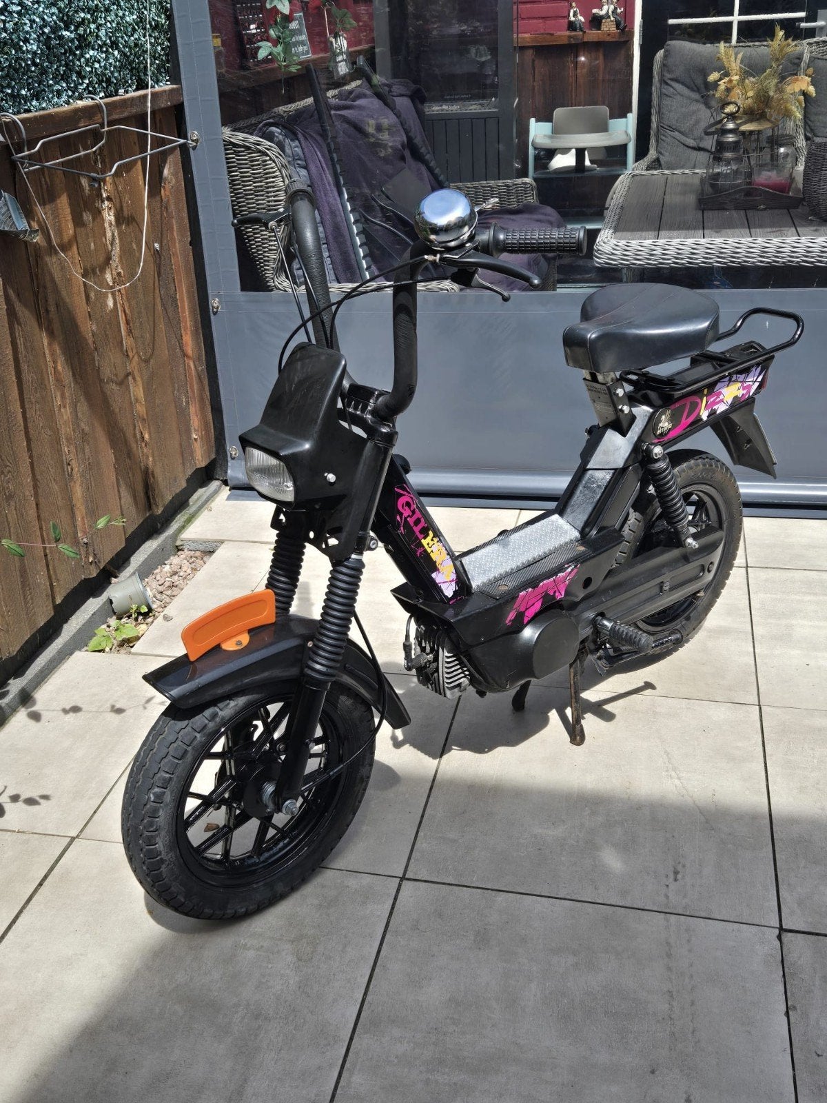 ≥ Citta Cilera Dizzy Bromfiets - Zwart met Roze Details — Brommers ...