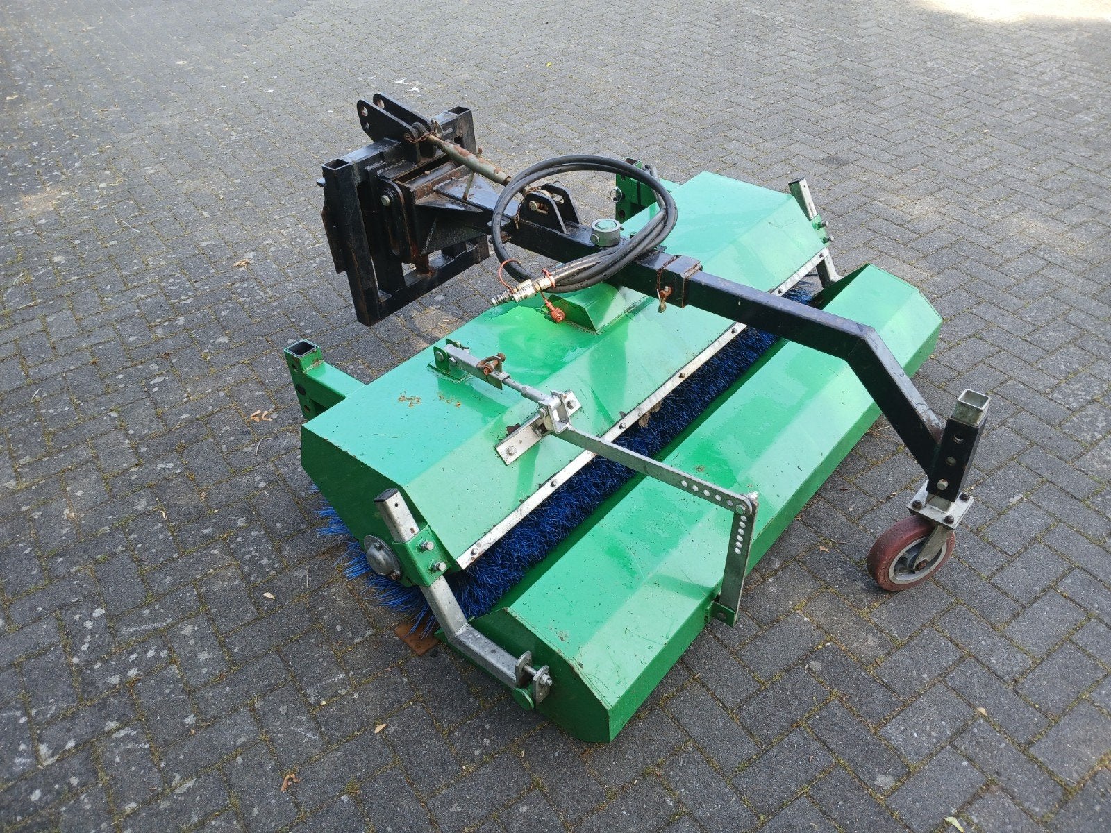 ≥ Te Koop! M-sweep veegmachine. — Veegmachines — Marktplaats
