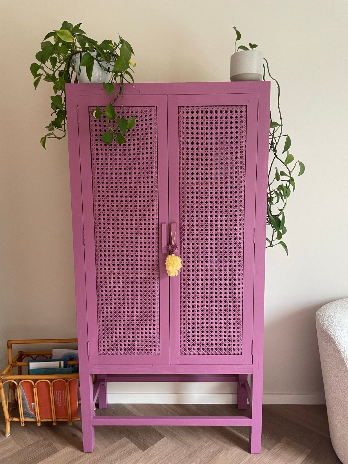 ≥ Unieke paarse rotan linnenkast met planken (m2408437852) — Kasten ...