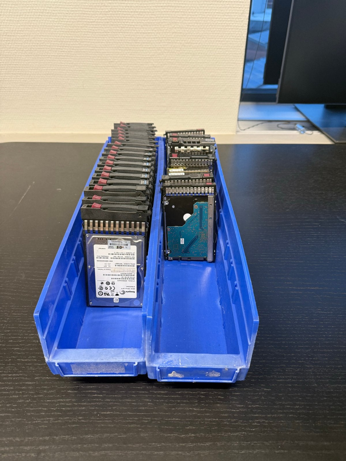 ≥ 30x server HDD's SAS/SATA schijven — Harde schijven — Marktplaats