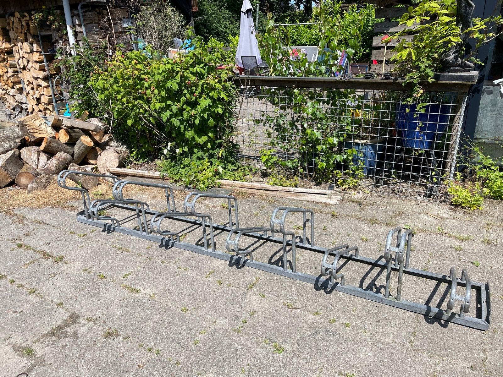 ≥ Gegalvaniseerde fietsenstandaard 3 meter lang — Fietsaccessoires ...