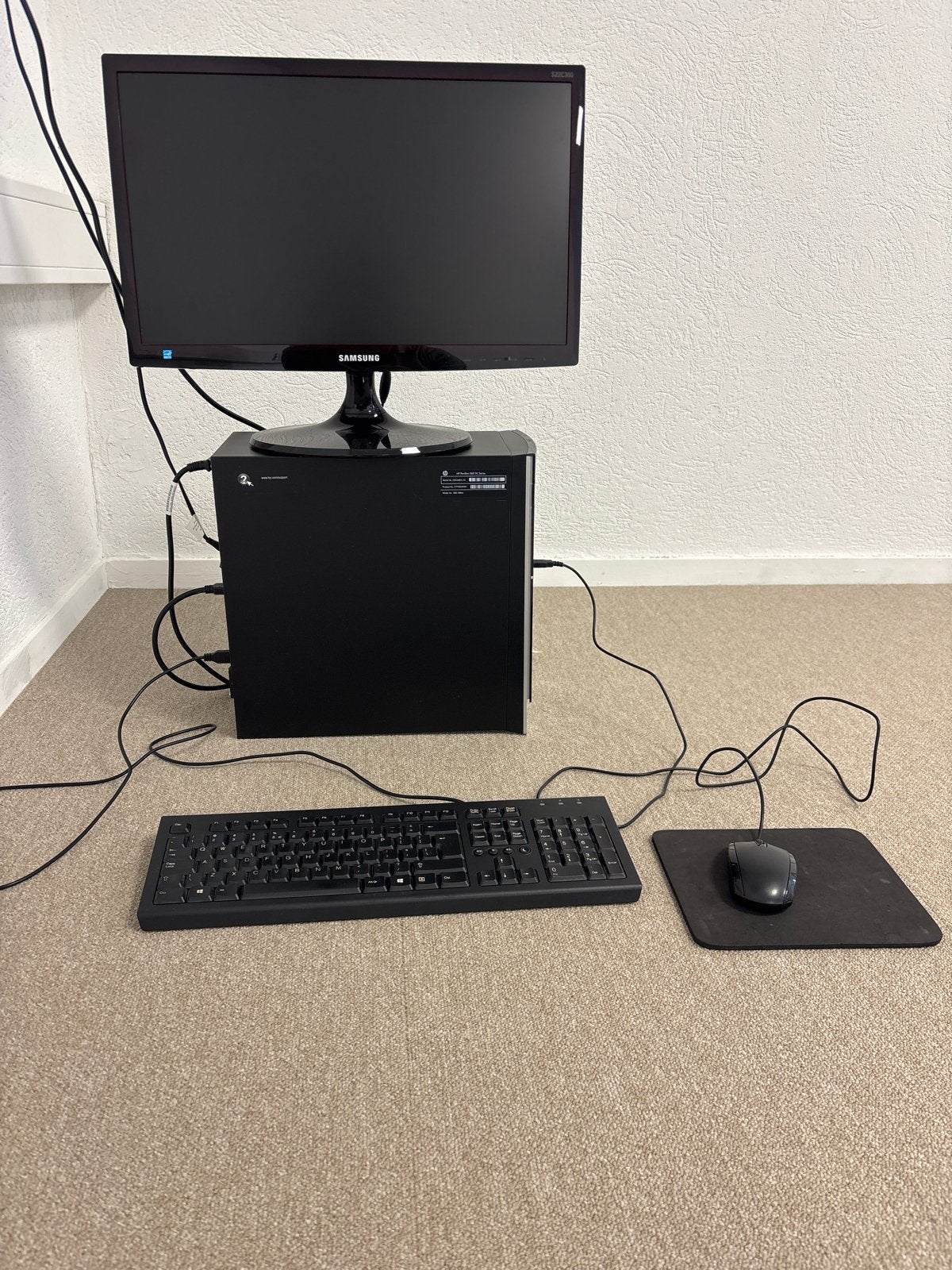 ≥ HP Pavilion 500 Series Desktop met Samsung Monitor (m2408435372 ...