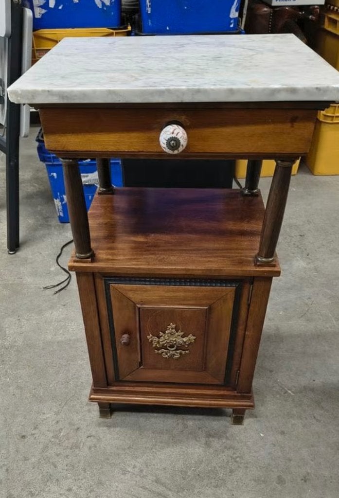 ≥ Vintage nachtkastje met marmeren plaat — Slaapkamer | Nachtkastjes ...