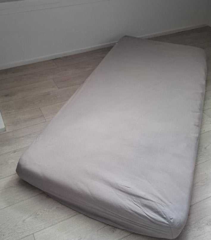 ≥ Comfortabel eenpersoons matras - Zo goed als nieuw — Slaapkamer ...