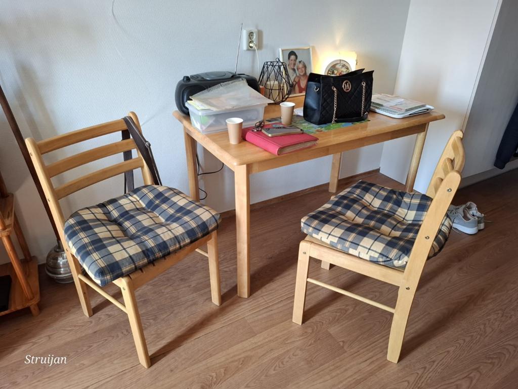≥ Eettafel zonder stoelen - gratis af te halen in Rheden — Tafels ...