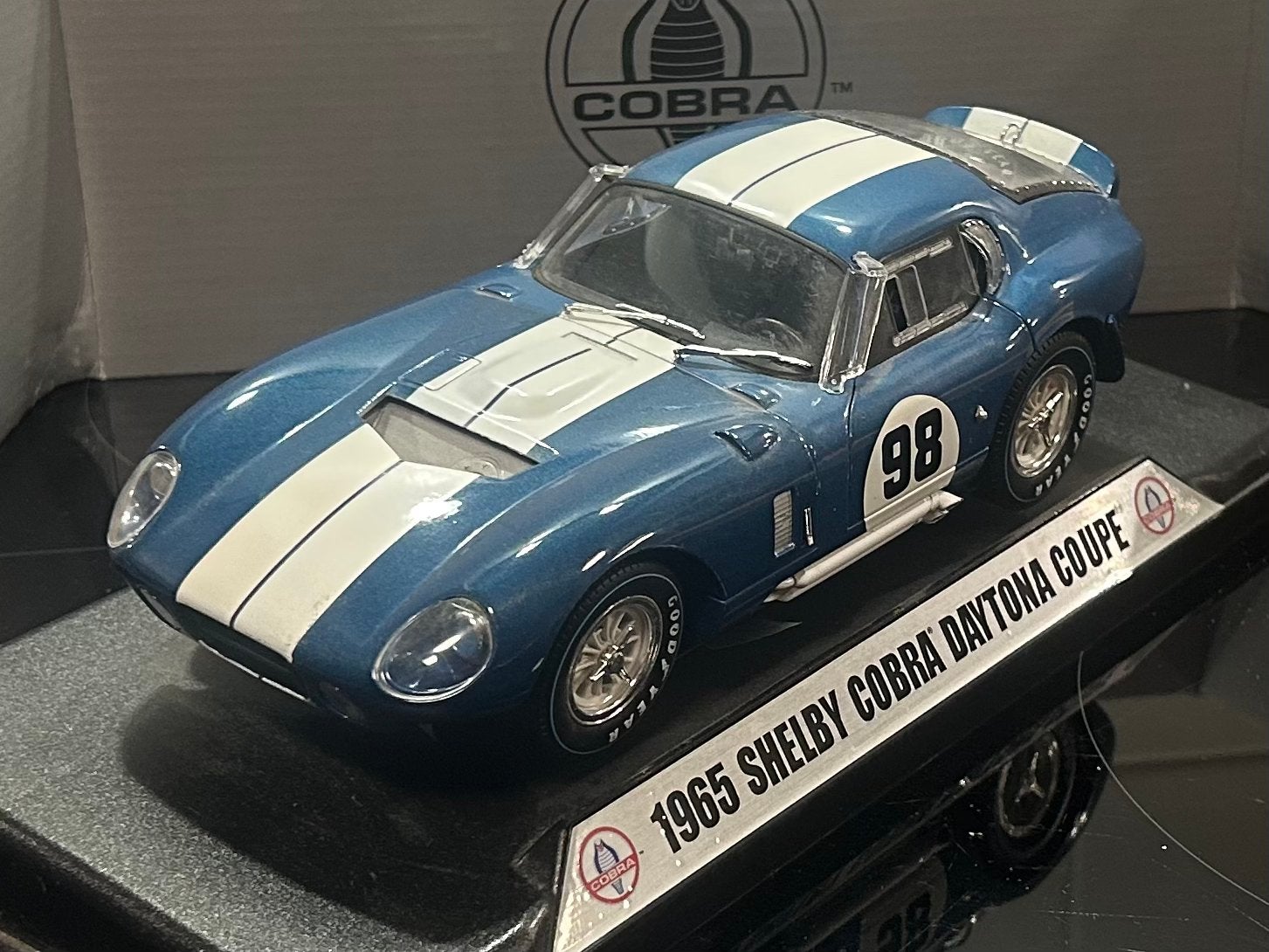 ≥ Revell 1965 Shelby Cobra Daytona Coupé 1:18 OVP — Modelauto's | 1:18 ...
