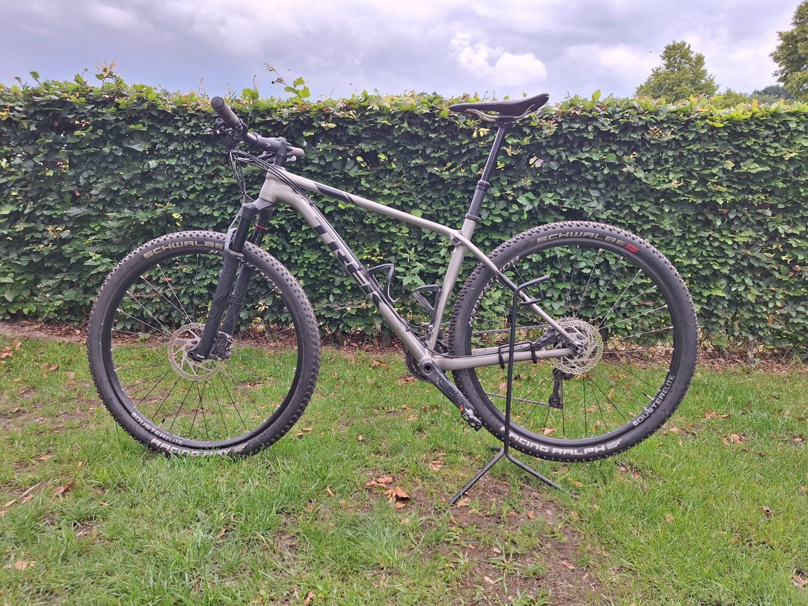 ≥ Trek Pro Caliber 8 Mountainbike met dropper post — Fietsen ...