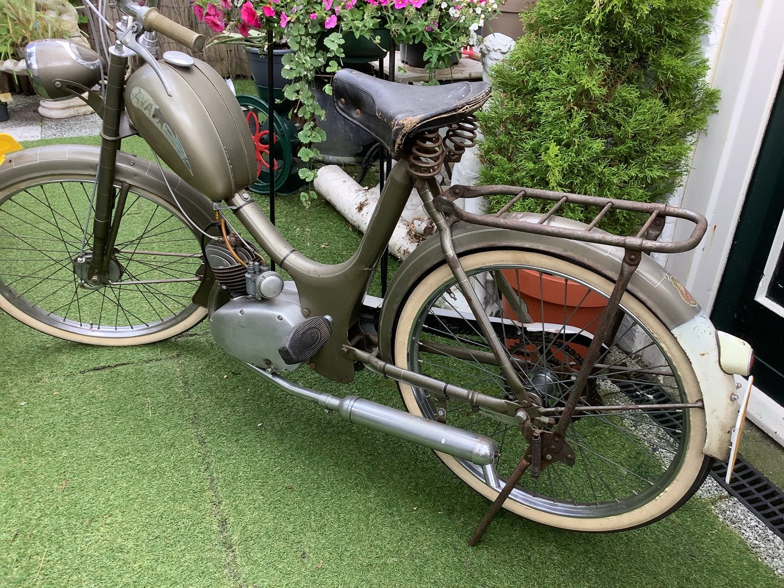 ≥ Vintage Avada Bromfiets - super comfort 1954 — Brommers | Oldtimers ...