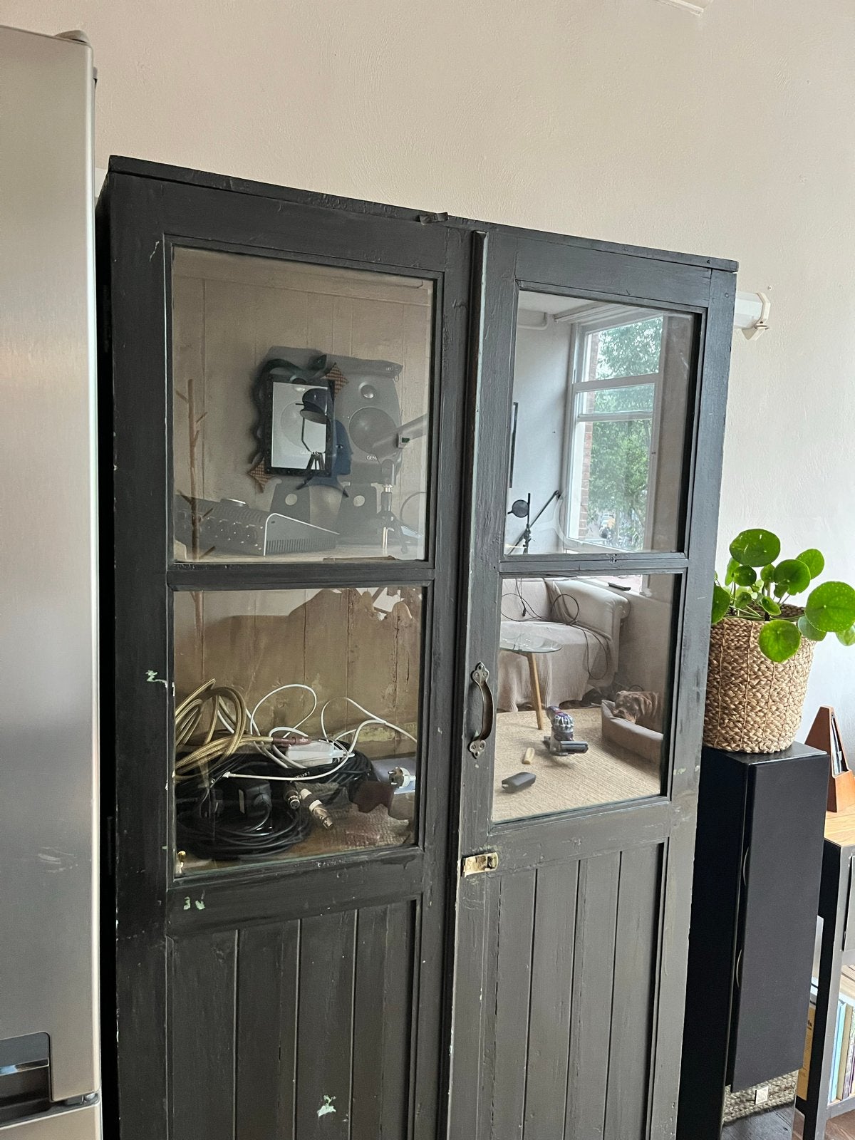 ≥ Vintage houten kast - Antiek massief houten meubel — Antiek | Meubels ...