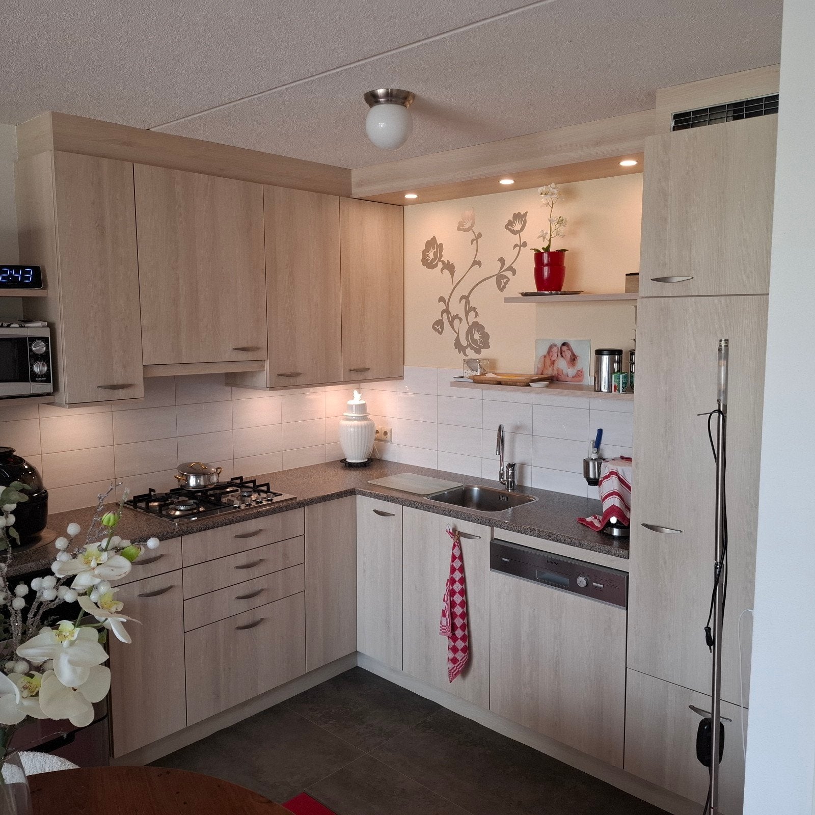≥ Hoek keuken Tieleman geplaatst ZEEER netjes (m2405490151) — Keuken ...