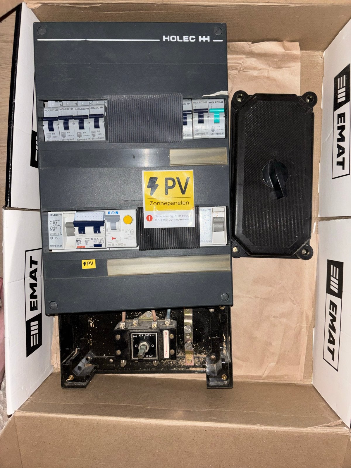 ≥ Holec HH Groepenkast met PV-aansluiting en schakelaars — Elektra en ...