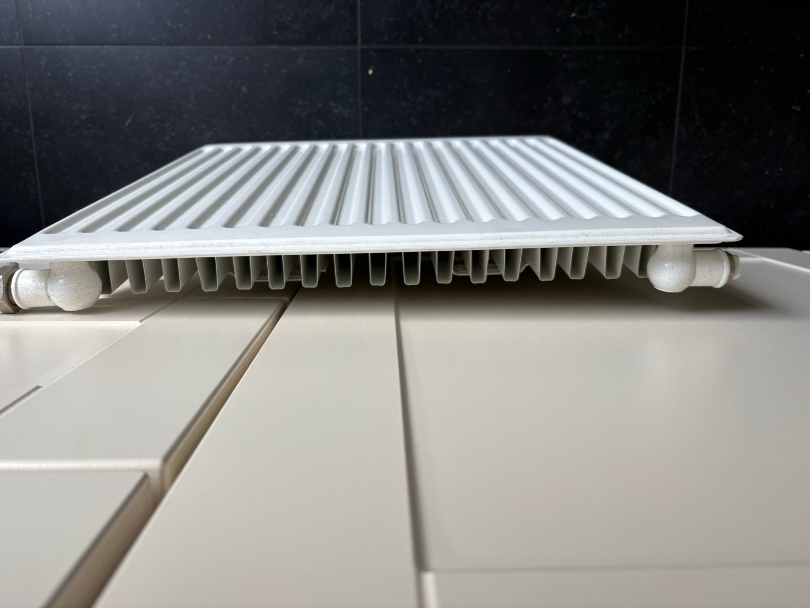 ≥ Radiator 50x50cm met aansluitingen — Verwarming en Radiatoren ...