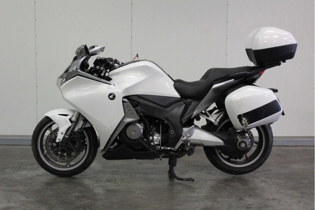 ≥ Honda VFR 1200 F 2011 — Motoren | Schademotoren — Marktplaats