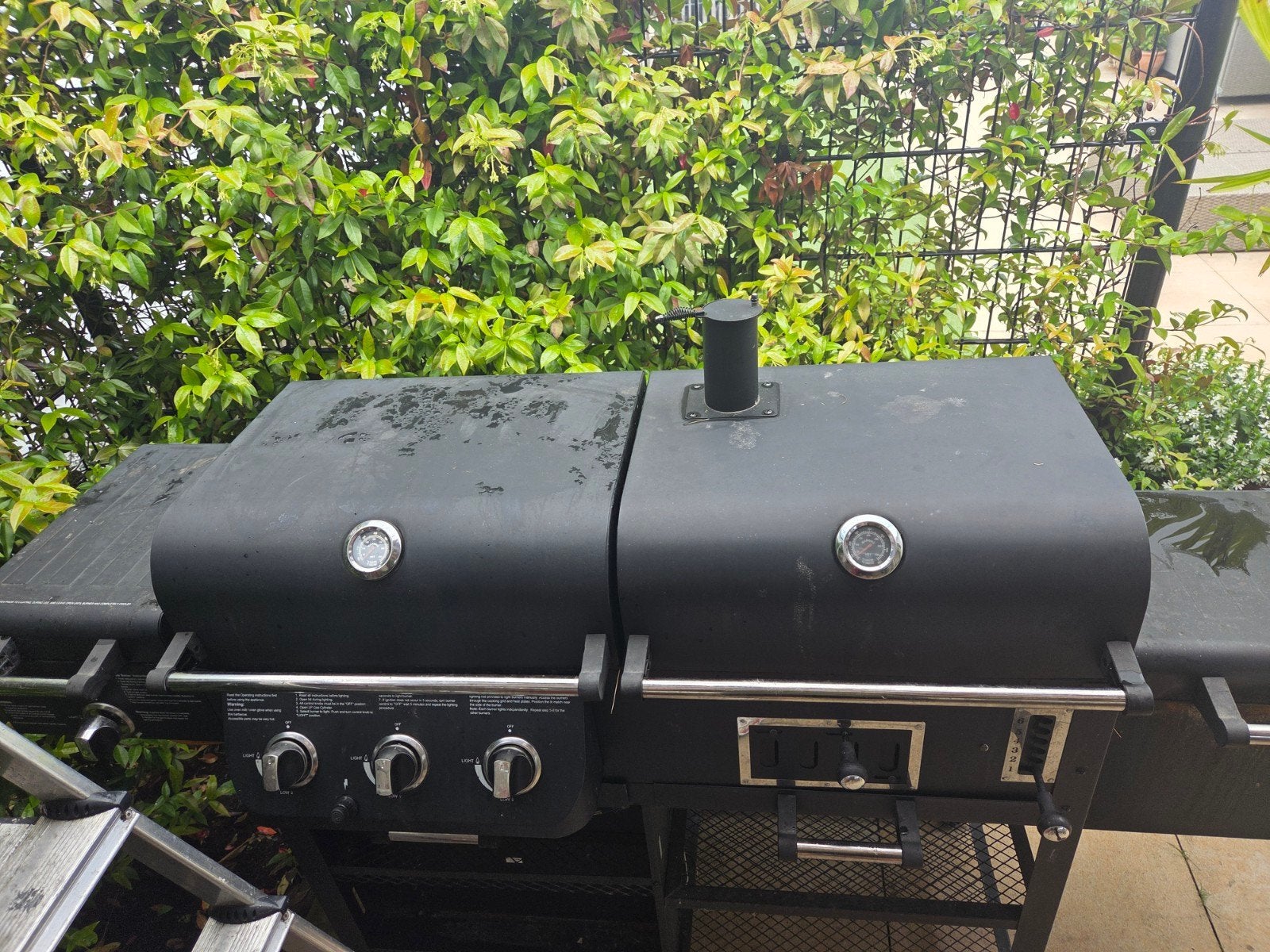 ≥ Bbq kolen en op gas + sear burner + rookruimte — Buitenkeukens ...
