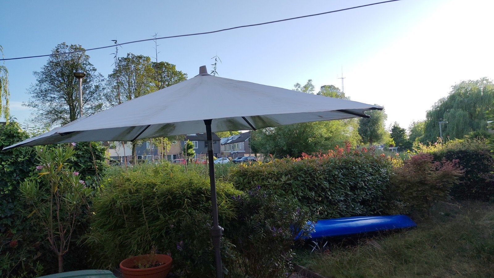 ≥ Gratis af te halen parasol - doek vervangen, systeem goed — Parasols ...