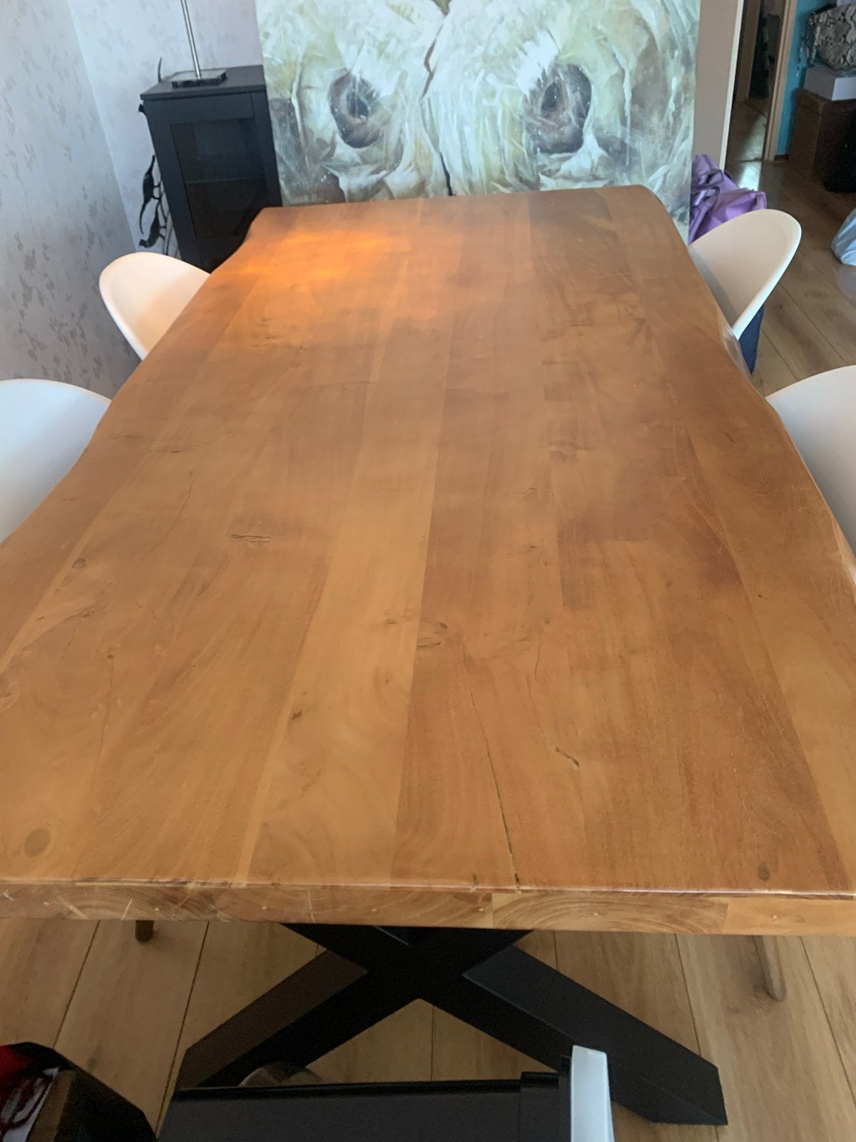 ≥ Robuuste eettafel van massief hout met metalen onderstel — Tafels ...