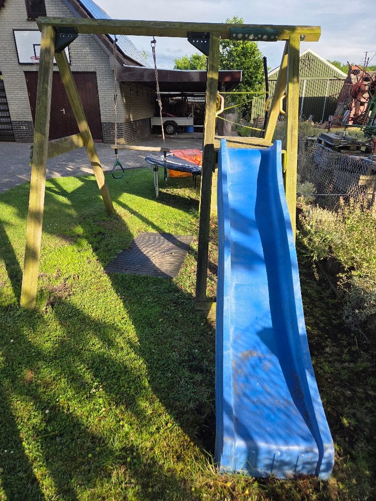 ≥ Klimtoestel met glijbaan en schommel — Speelgoed | Buiten ...