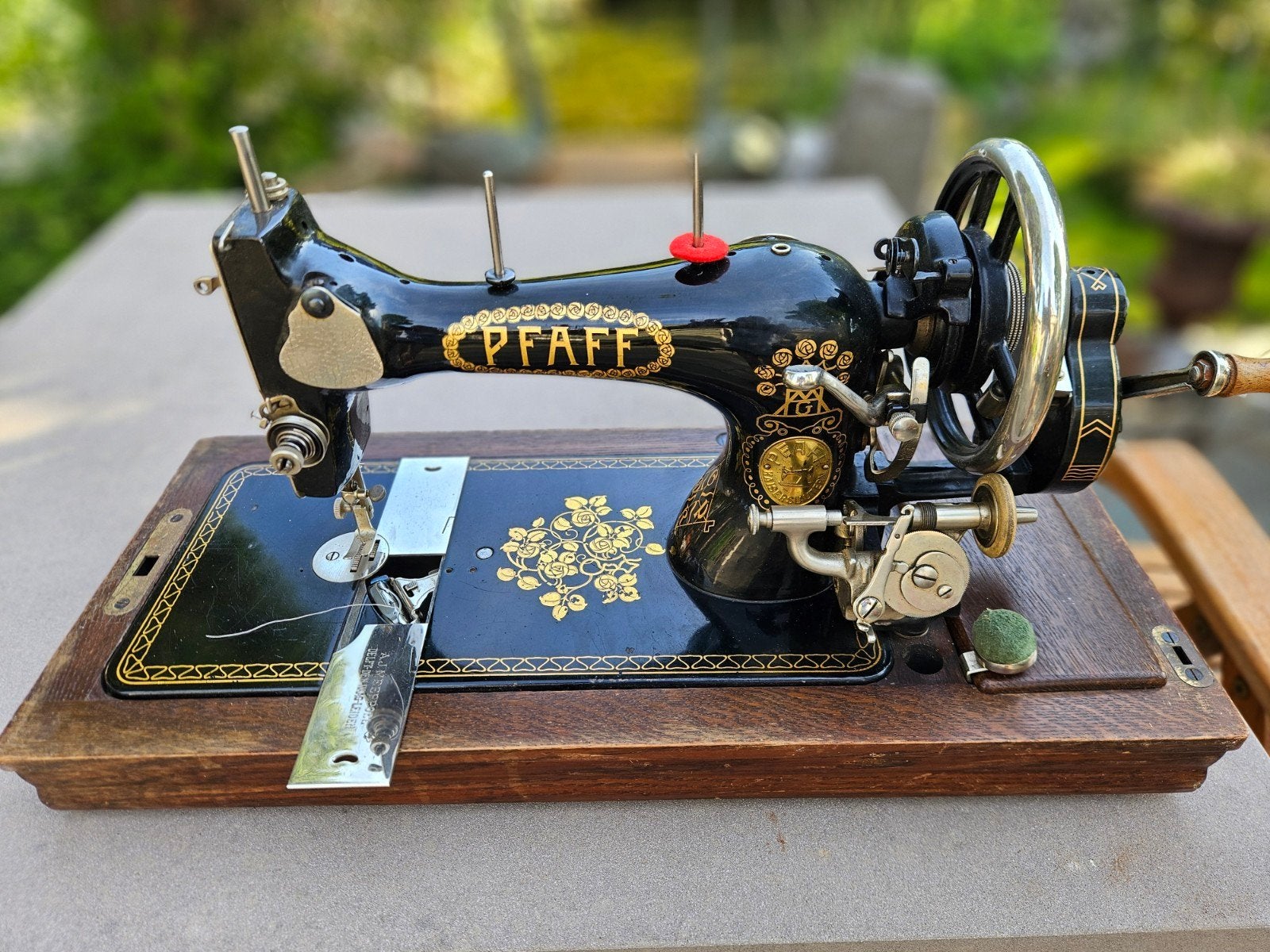 ≥ Pfaff handnaaimachine model 11 met kap — Antiek | Naaimachines ...