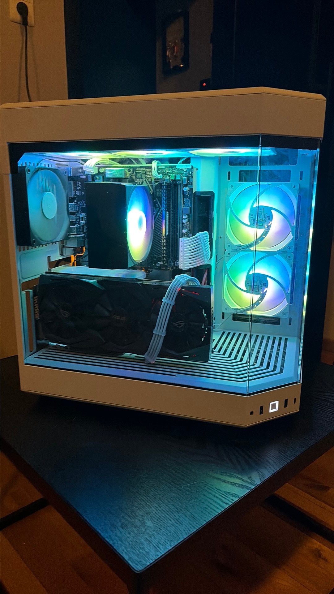 ≥ Gaming PC HYTE Y60 Ryzen5 2600 RX 480 8GB ddr4 1x8GB RAM RGb ...