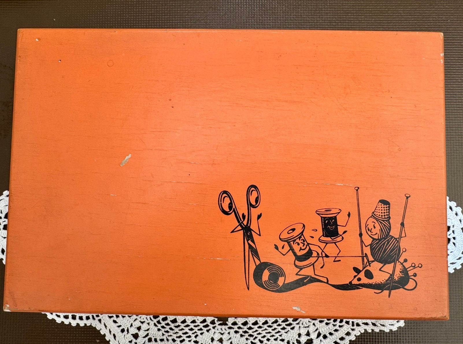 ≥ Vintage Naaidoos met Garen en Naalden (m2408110246) — Naaien en ...