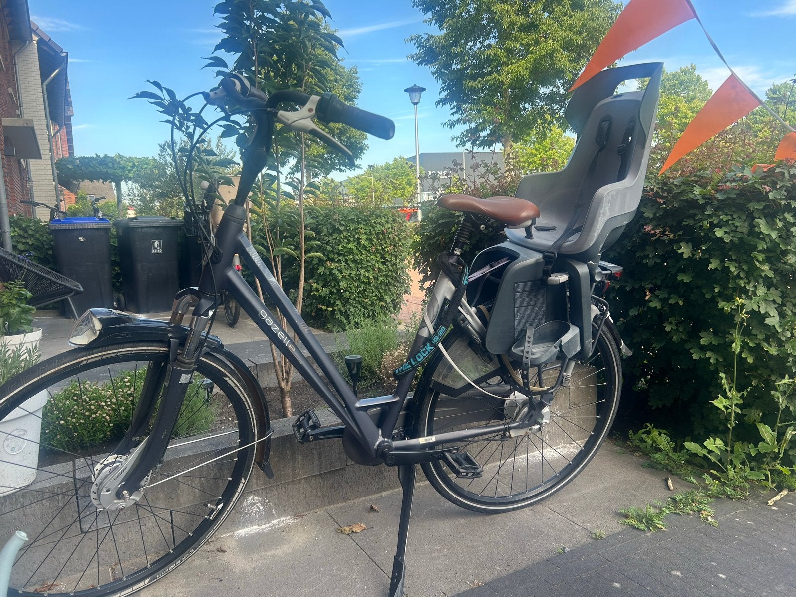 ≥ Gazelle damesfiets - Goed onderhouden, met twee sleutels — Fietsen ...