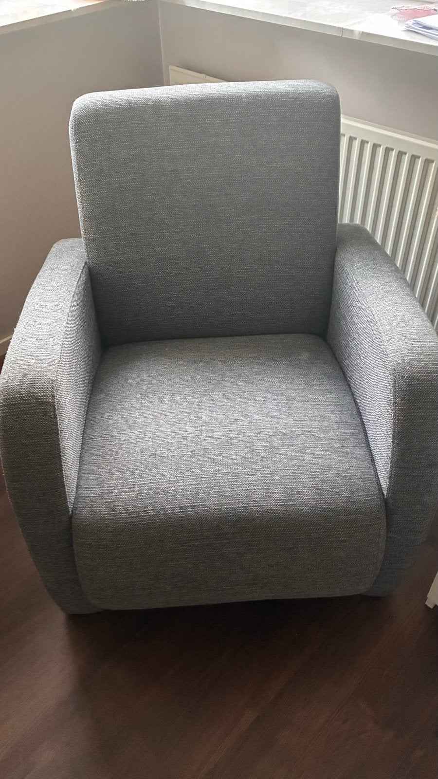 ≥ Comfortabele grijze fauteuil - Zo goed als nieuw — Fauteuils ...