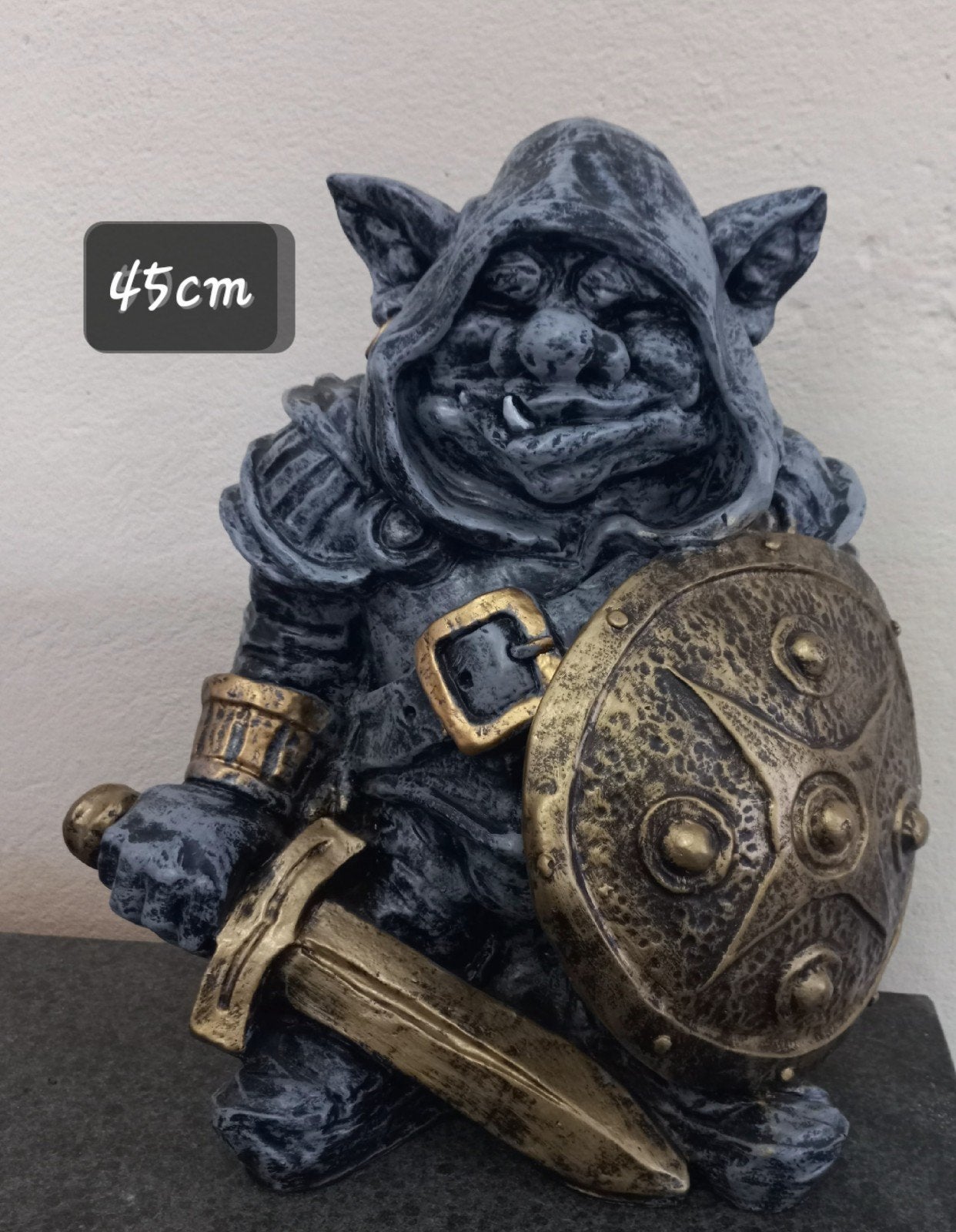 ≥ Goblin/Trol met Zwaard en Schild Beeldje — Tuinbeelden — Marktplaats