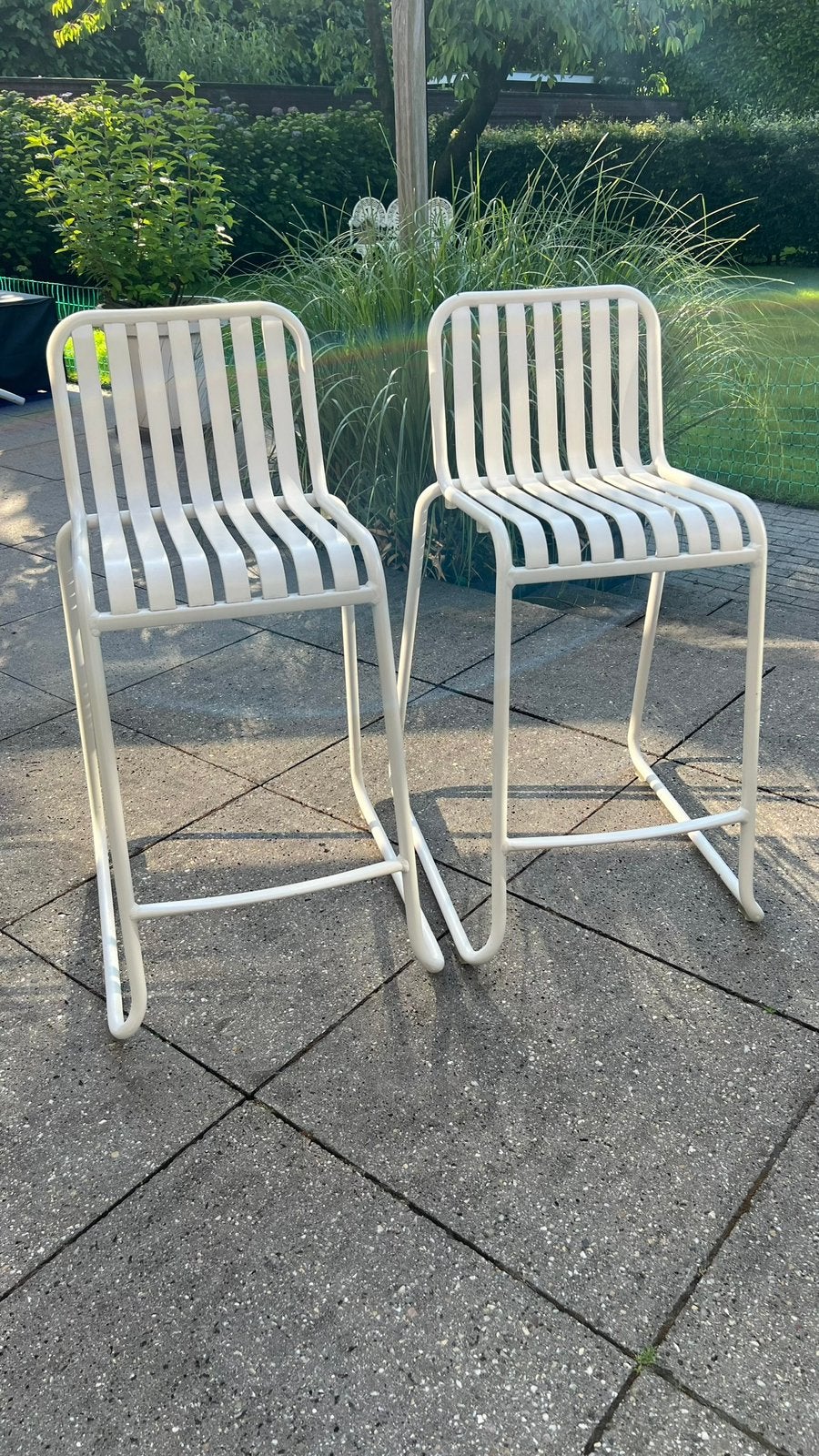≥ Stapelbare buiten barkrukken wit 2 stuks — Tuinstoelen — Marktplaats