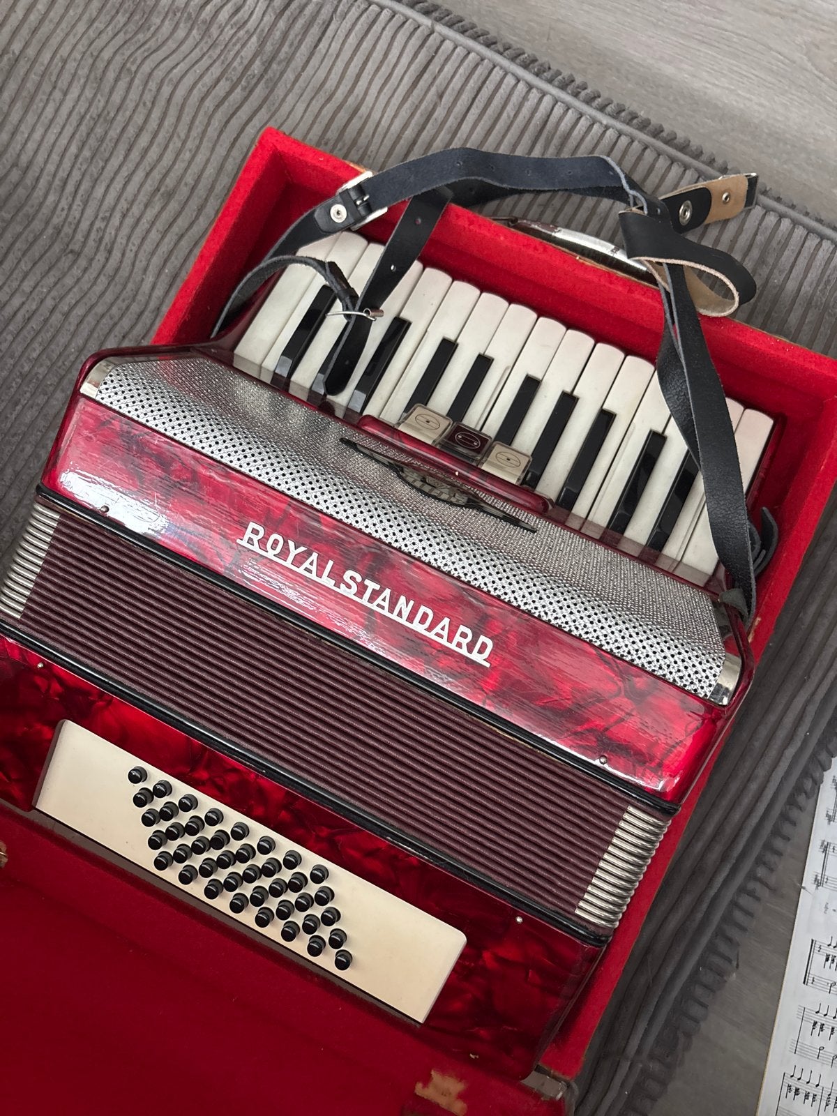 ≥ Royal Standard Accordeon Rood met Koffer - Zo goed als nieuw ...