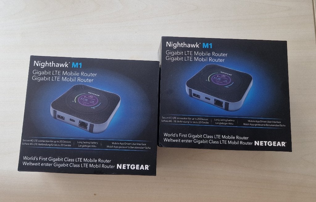 ≥ 2 x NetGear M1 mobiele 4G router (m2405825195) — Routers en Modems ...