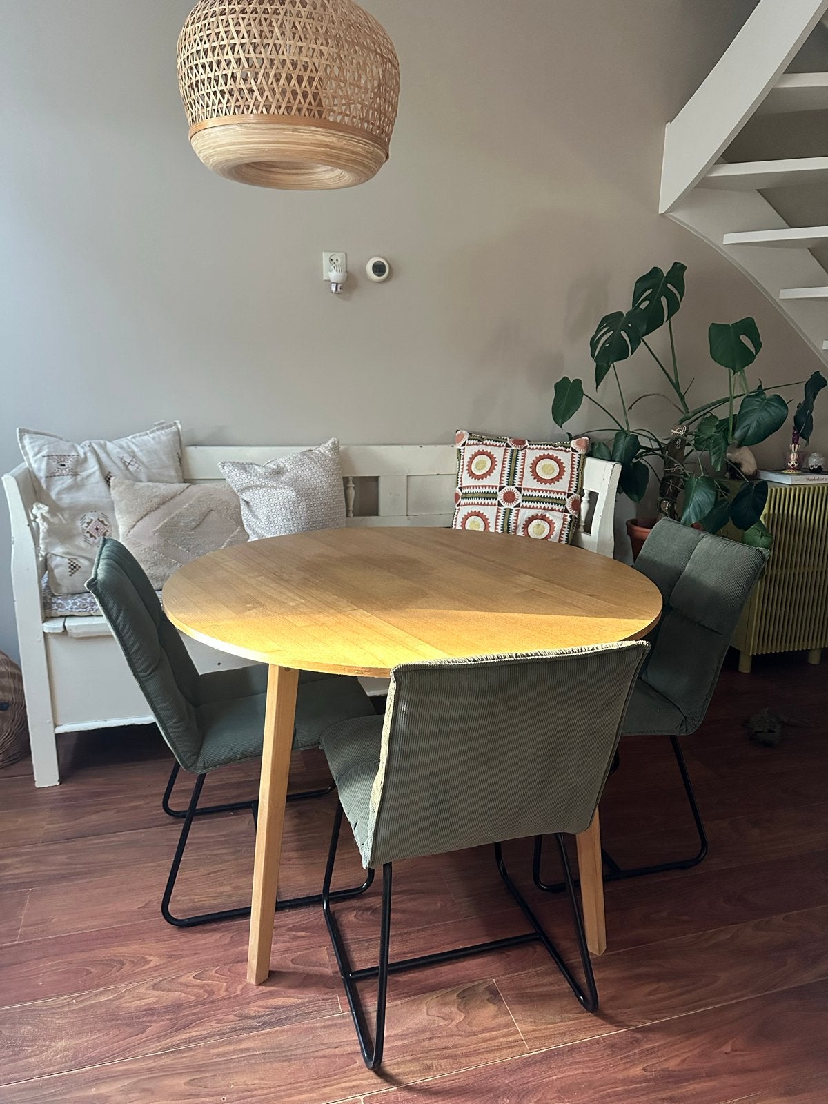 ≥ Gratis ophalen ronde eettafel — Tafels | Eettafels — Marktplaats