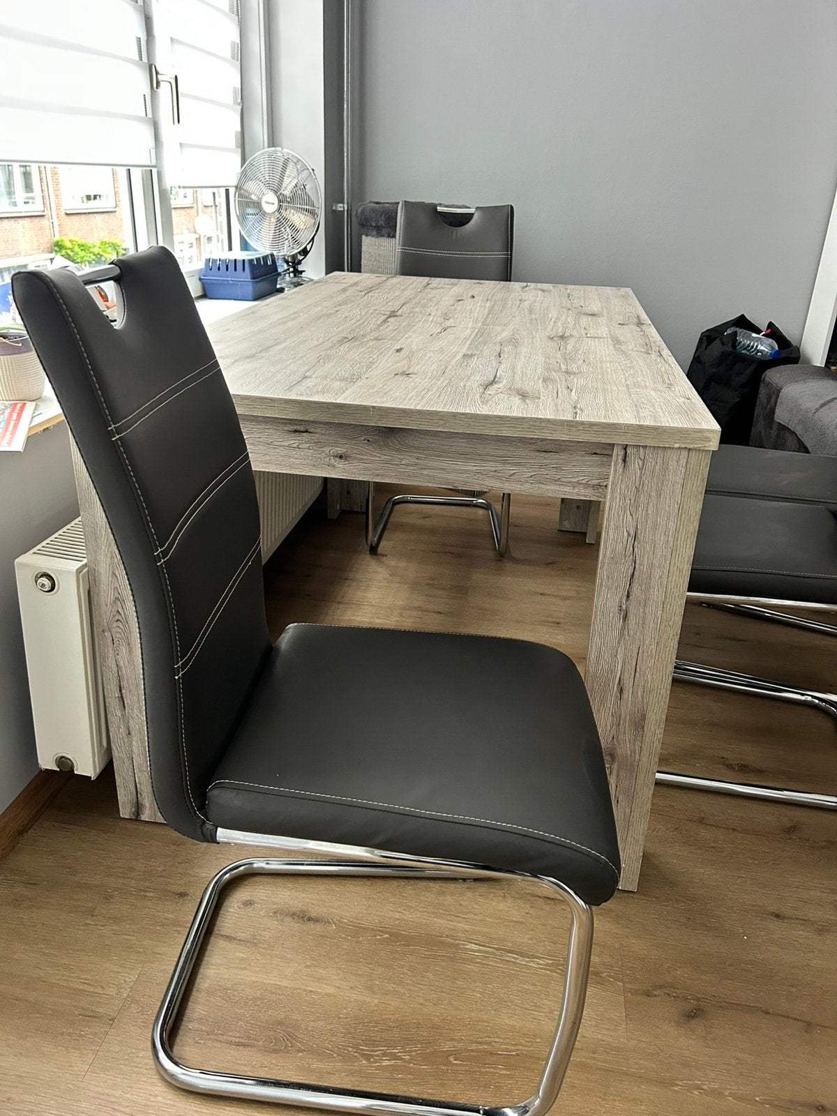≥ Tafel met 4 stoelen (m2407908751) — Tafels | Eettafels — Marktplaats