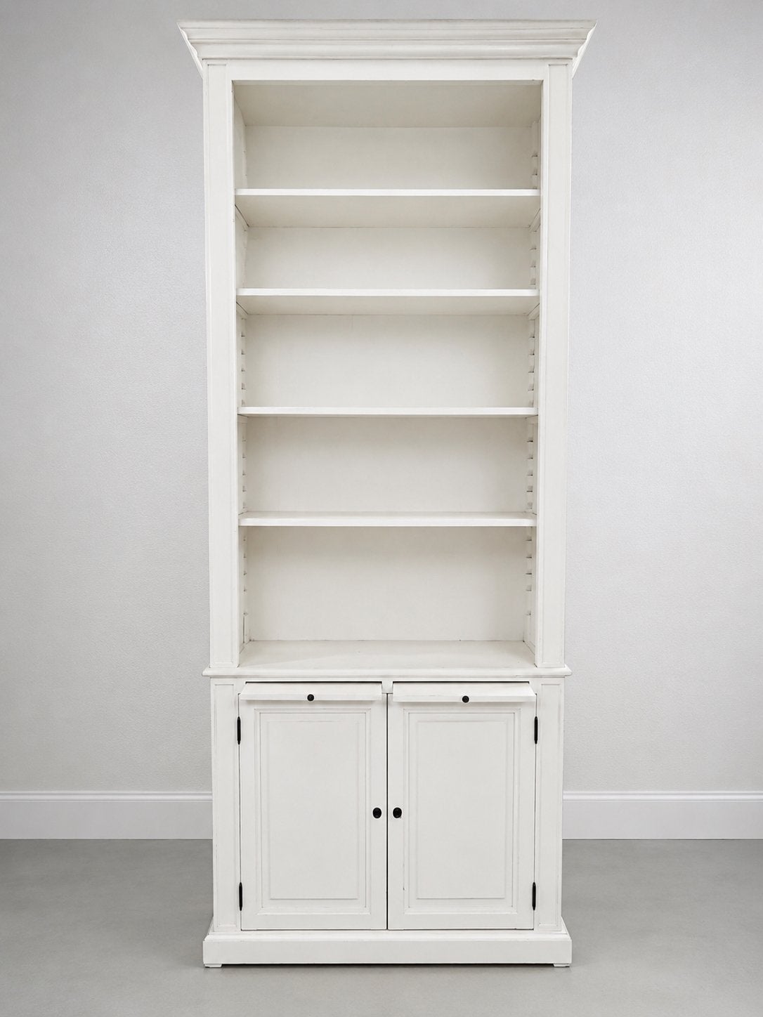 ≥ Riviera Maison stijl Witte boekenkast met onderkastjes — Antiek ...