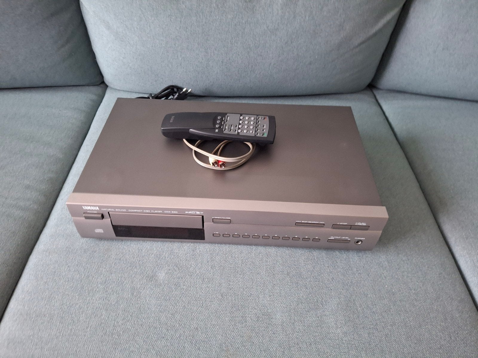 ≥ Yamaha CDX-590 PRO-BIT in Titaniumkleur — Cd-spelers — Marktplaats