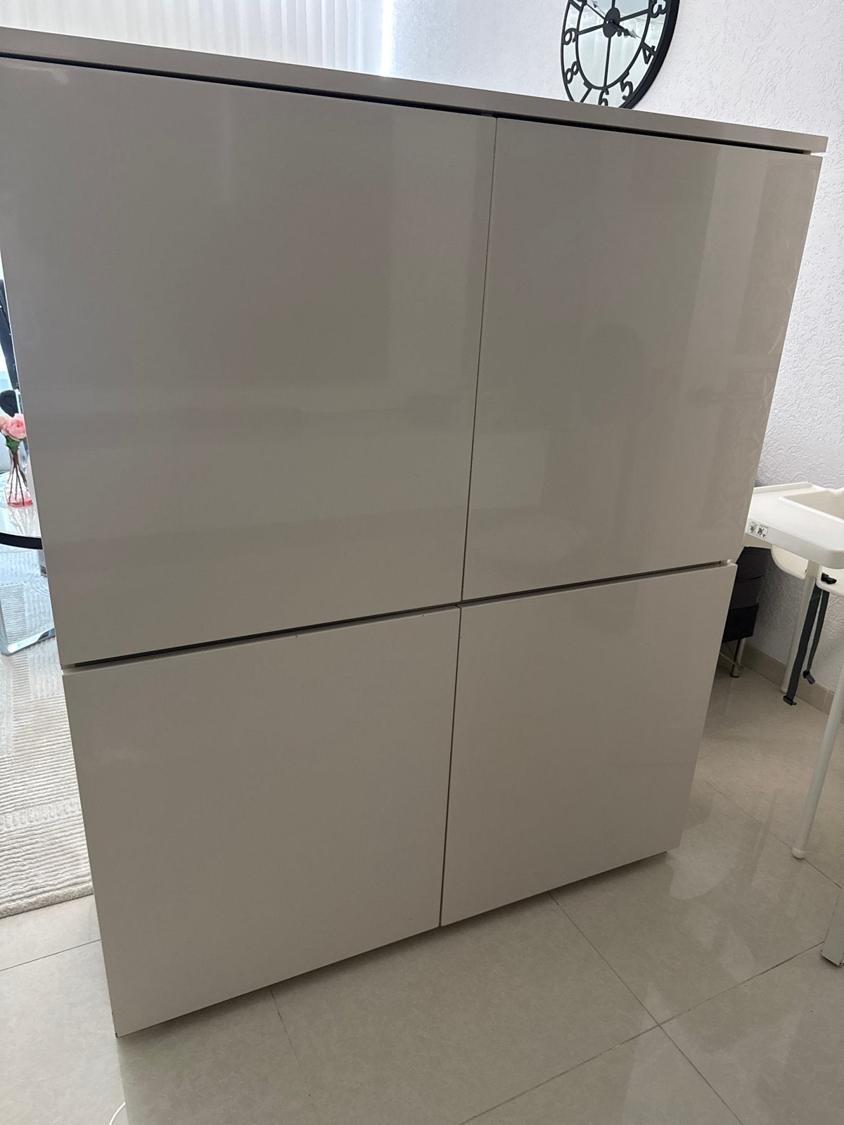 ≥ Gratis meenemen: Witte kast met 4 deuren en planken — Kasten ...