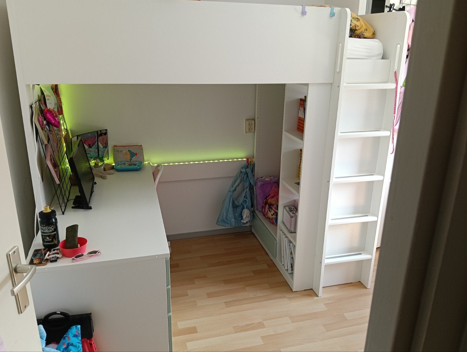 ≥ Gratis Hoogslaper met Bureau en Opbergruimte - Nette Staat ...