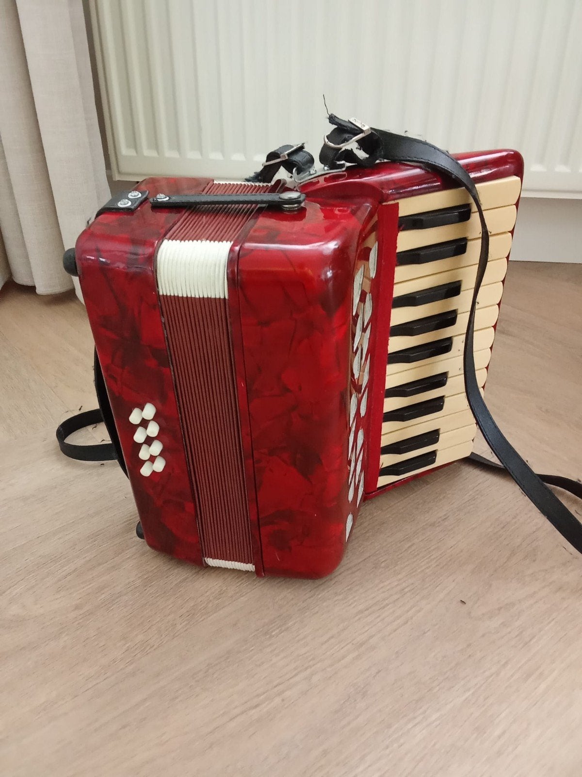 ≥ Rode Accordeon - Zo goed als nieuw — Accordeons — Marktplaats