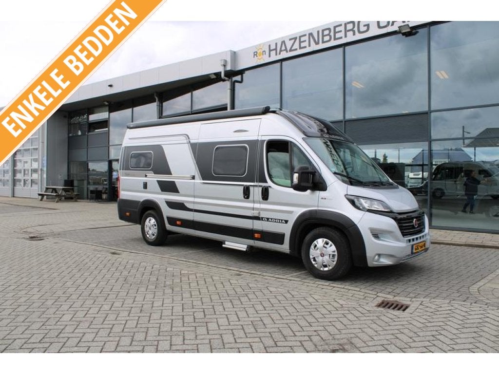≥ Adria Twin 640 SLB Supreme Panorama dakraam enkele bedden (7 ...