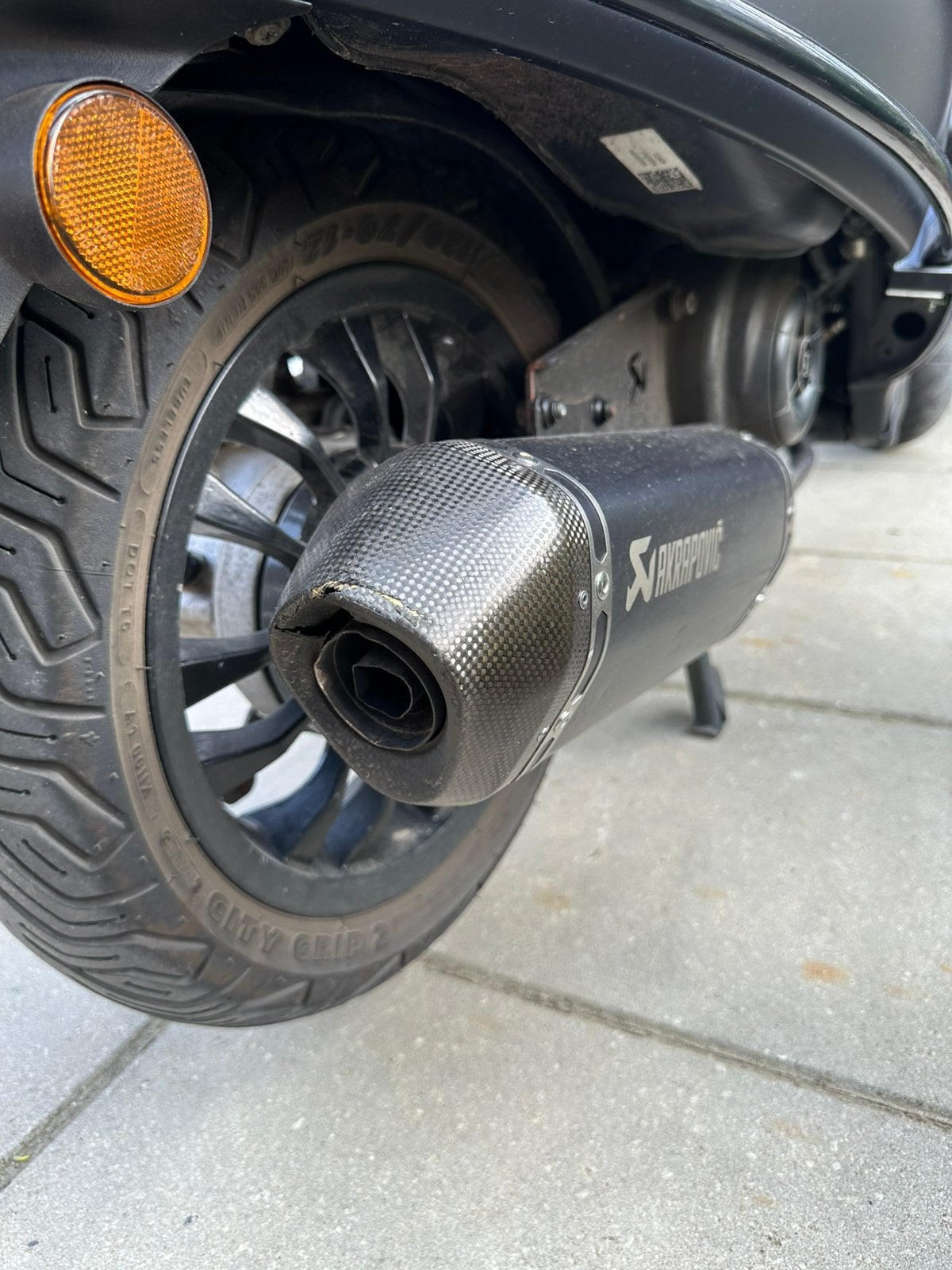≥ AKRAPOVIC uitlaat piaggio iget (m2405969777) — Tuning en Styling ...
