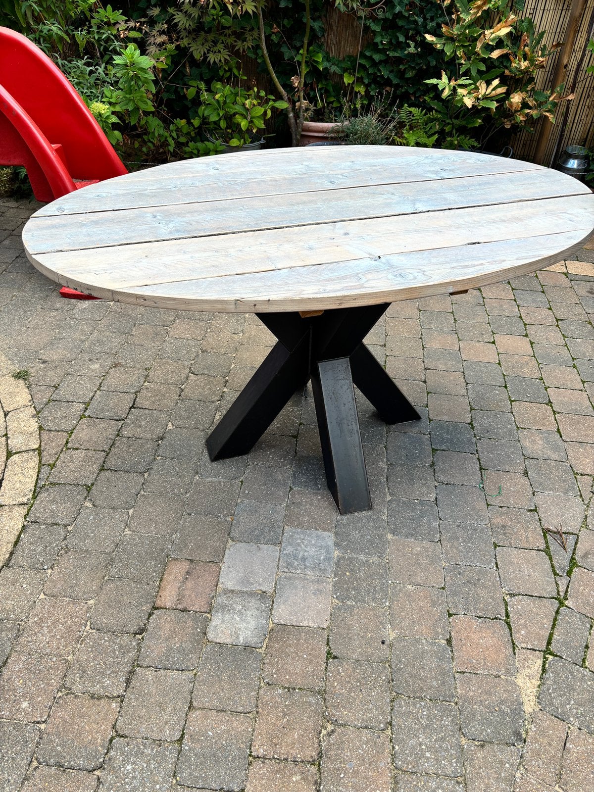 ≥ Ovale steigerhouten tafel met zwart X-onderstel (m2408375336 ...