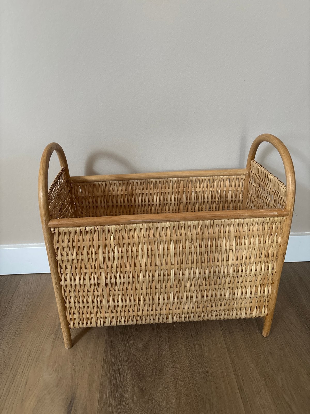 ≥ Rotan rieten tijdschriftenrek / mand — Woonaccessoires ...