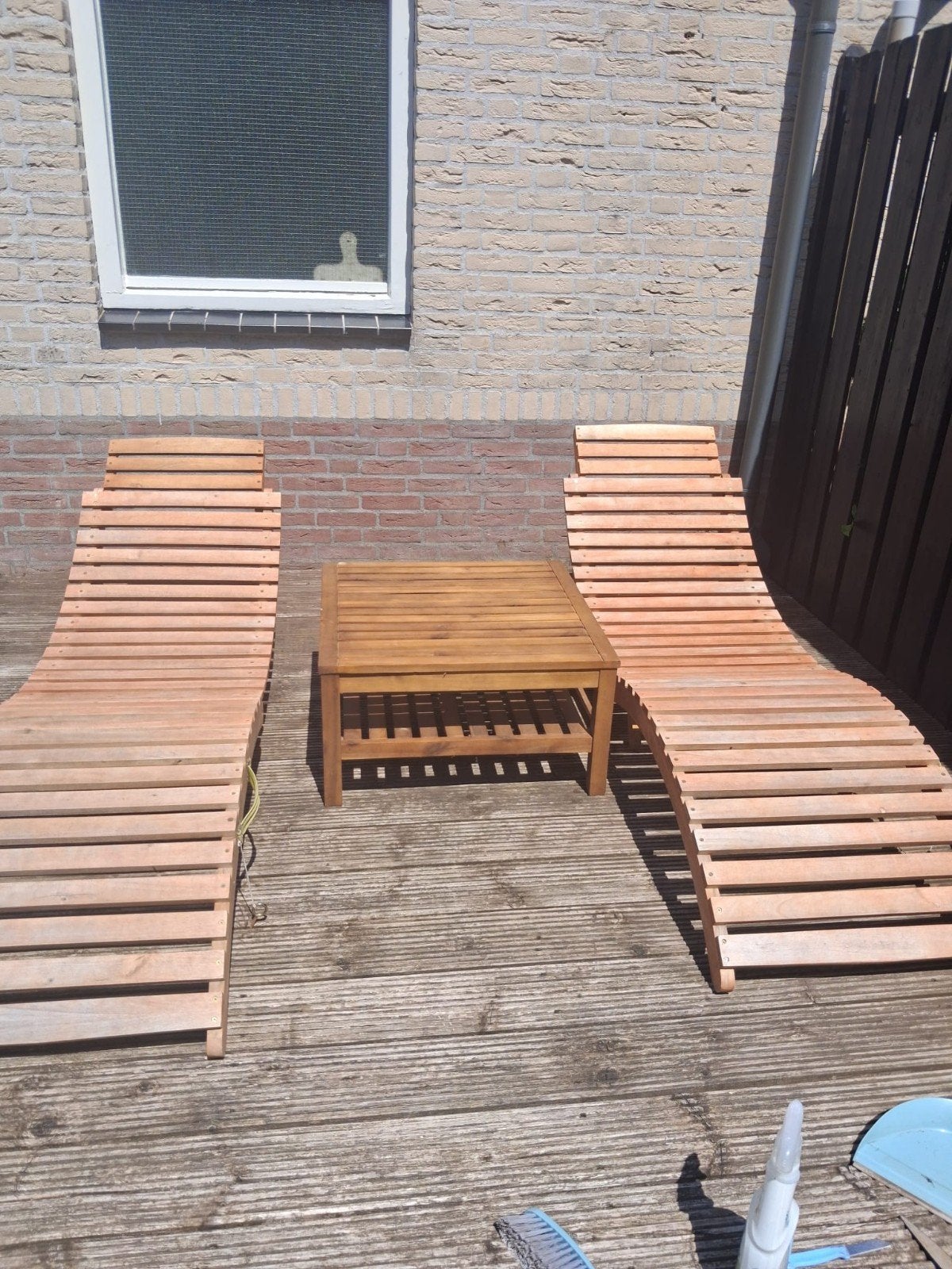 ≥ 2x Houten Ligbedden met Kussens en Bijzettafel — Ligbedden — Marktplaats