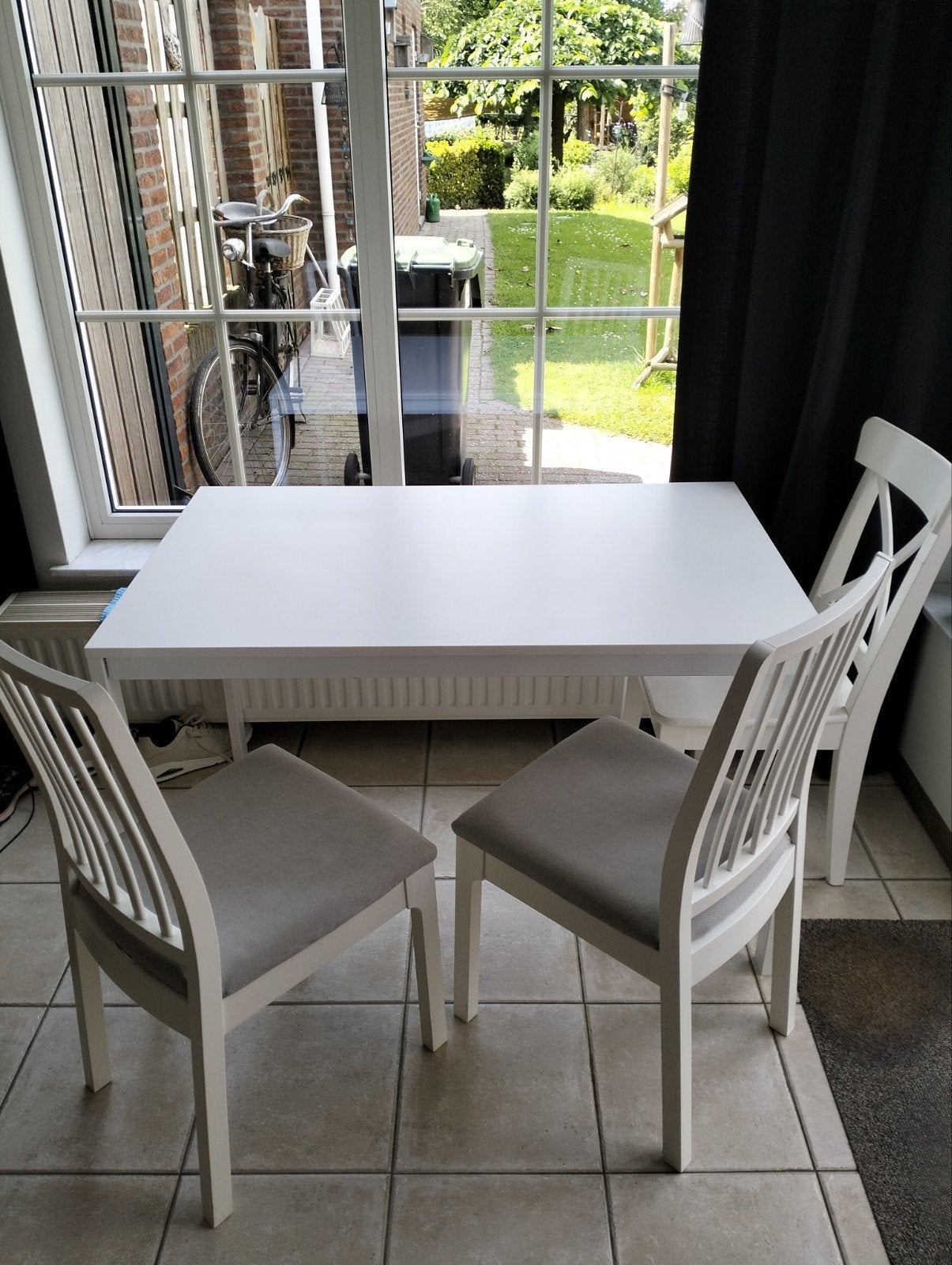 ≥ Witte eettafel met 4 stoelen - Modern en compact — Tafels | Eettafels ...