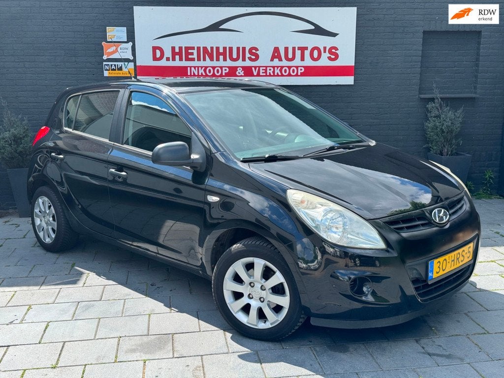 ≥ Hyundai I20 1.2i ActiveVersion RIJD GOED & ZUINIG. — Hyundai ...