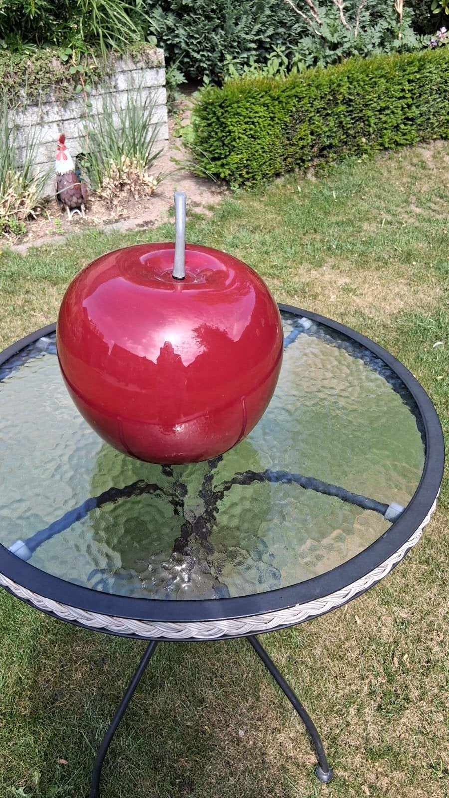 ≥ Decoratieve rode appel voor tuin of interieur — Tuinbeelden — Marktplaats